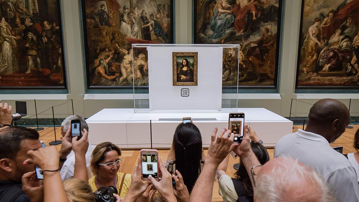 How to Use QR Codes in Museums and Exhibitions - 42Kites